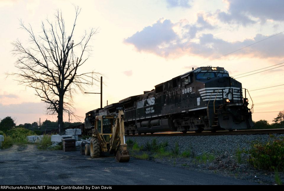 NS C40-9W 9888 leads 66Z